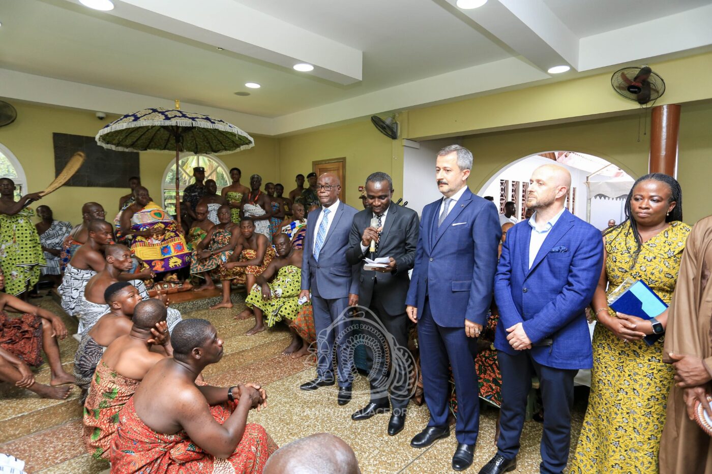 Otumfuo Receives 7-Year-Old Ghanaian Book Writer – Manhyia Palace