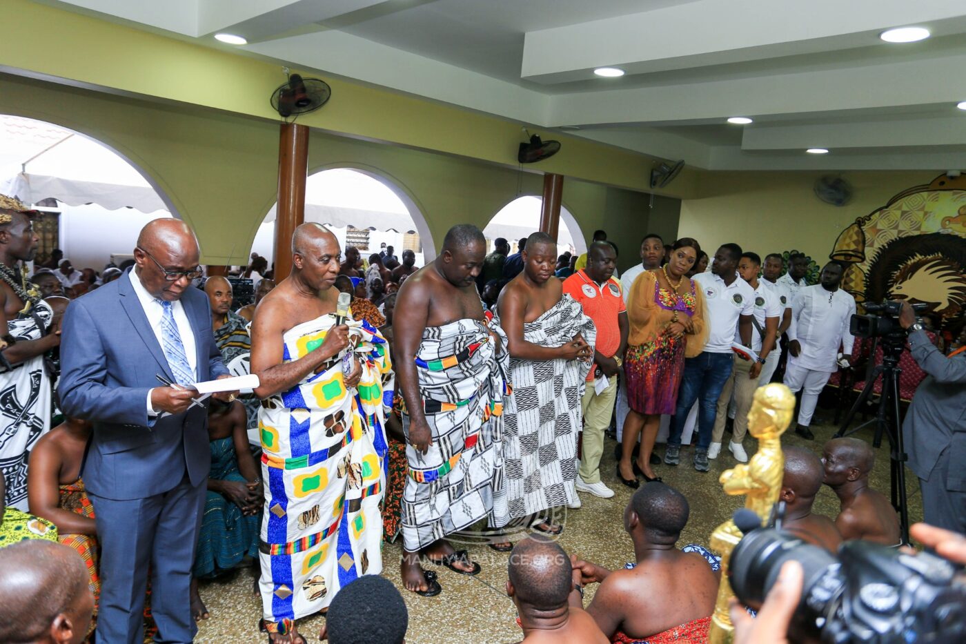 Otumfuo Receives 7-Year-Old Ghanaian Book Writer – Manhyia Palace